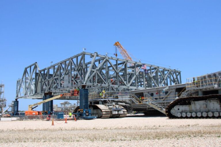 Bechtel Completes Jack and Set of Mobile Launcher 2 Base at Kennedy ...