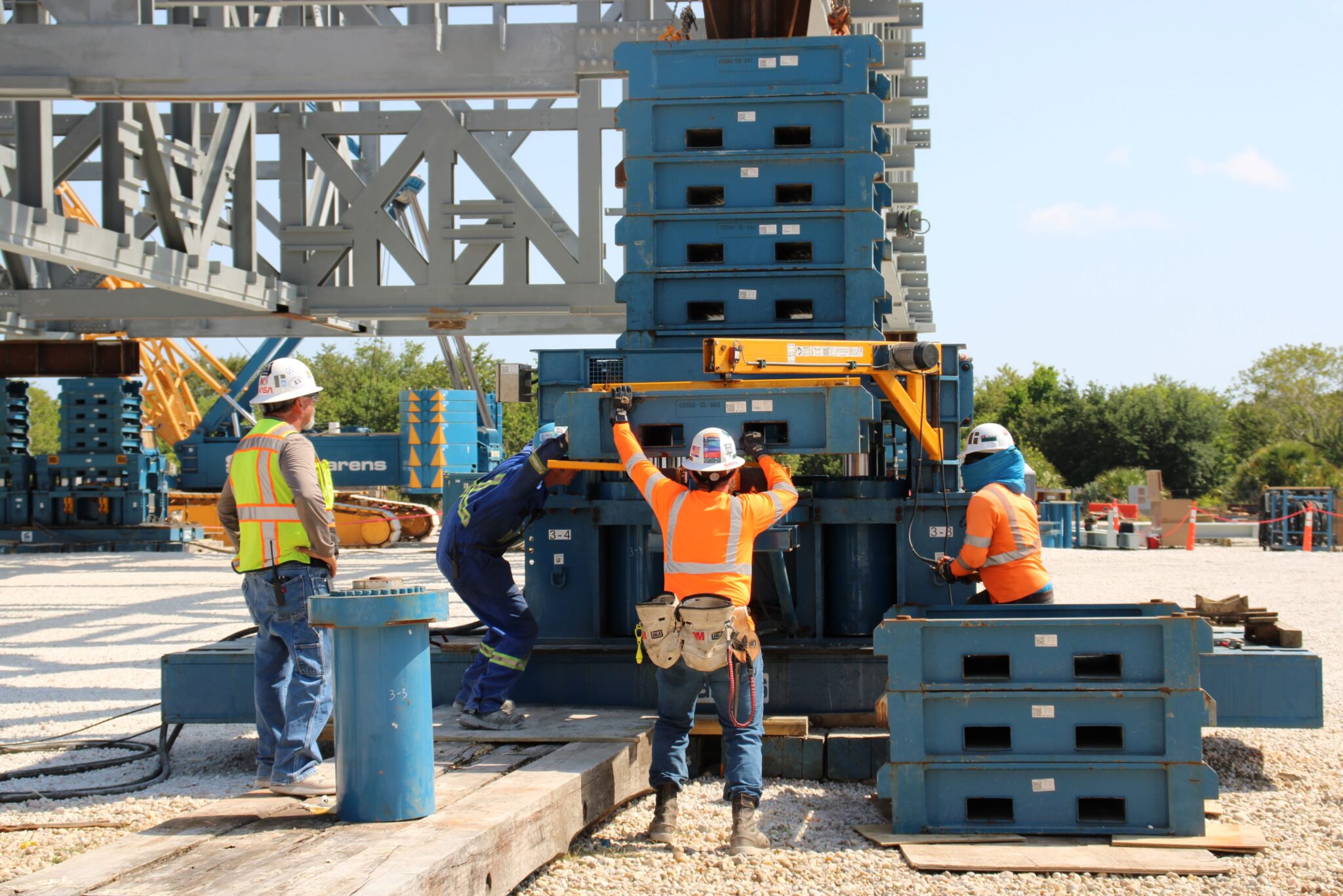 Bechtel Completes Jack and Set of Mobile Launcher 2 Base at Kennedy ...